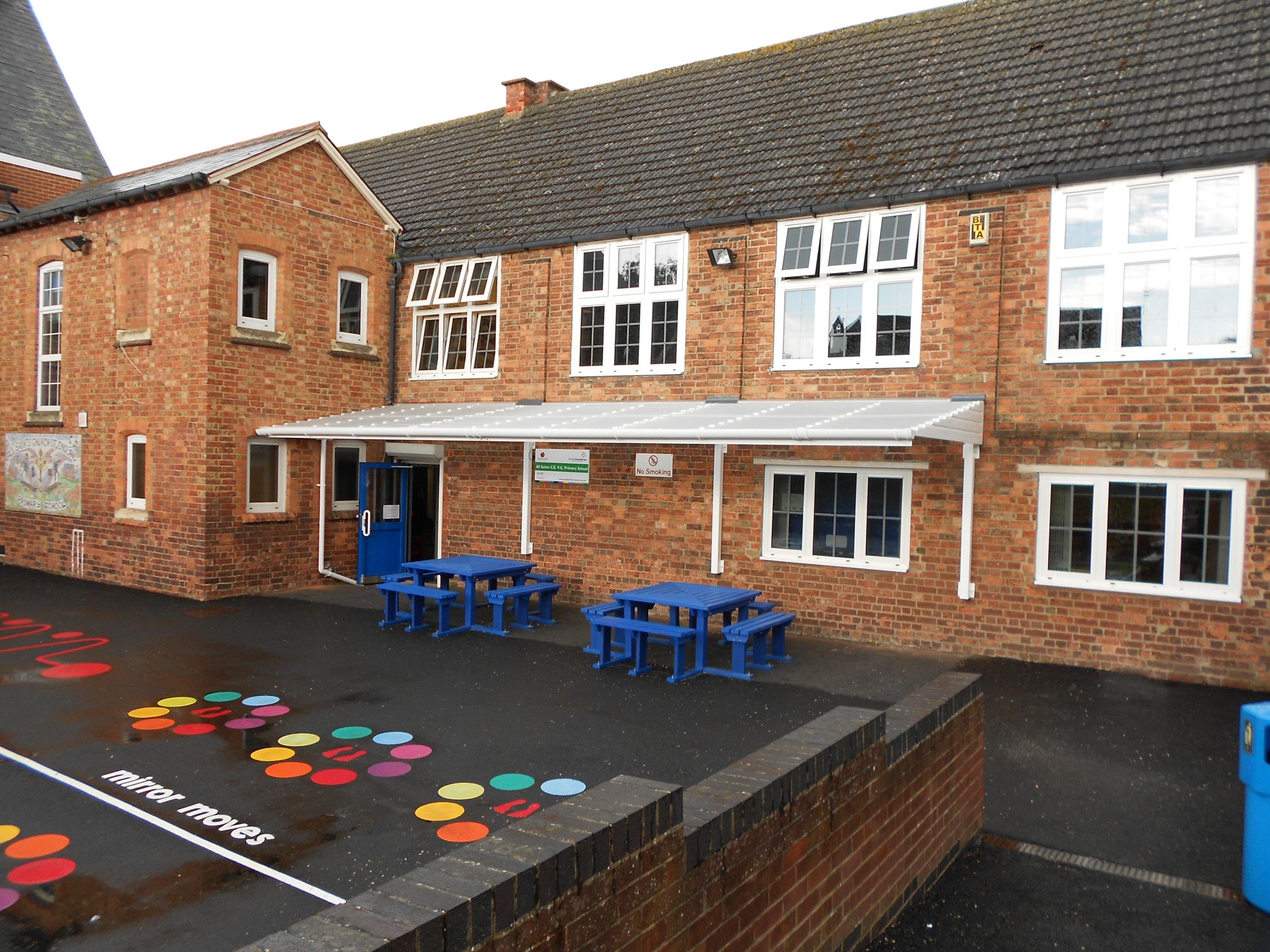 Outdoor Seating for Primary Schools | Ideas from Canopies UK